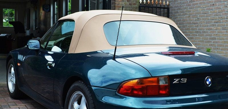 Cleaning the convertible top? That's how you do it! – UltramarXL